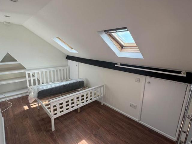 Clarendon Road, Elstree WD6, Room to rent, £875 pcm | PrimeLocation