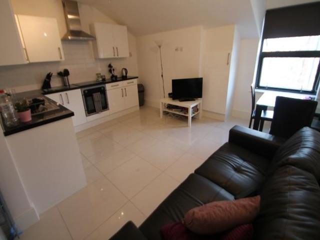Clarendon Road, Leeds 3 bed house to rent £1,690 pcm £390 pw