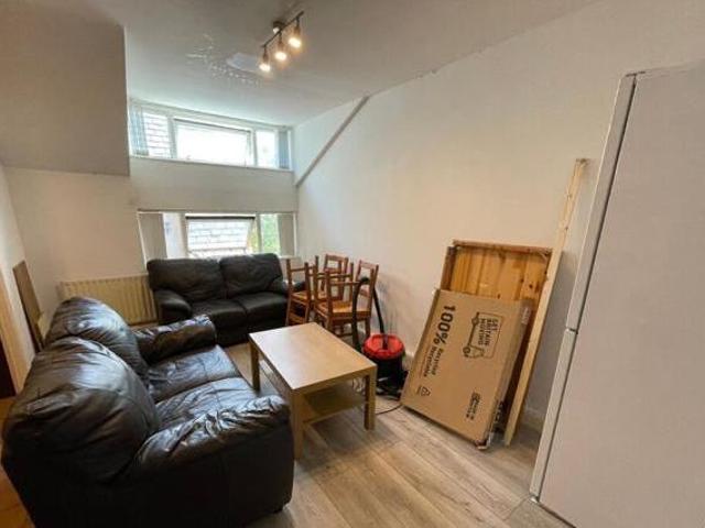 Clarendon Road, Leeds, 3 Bedroom Apartment