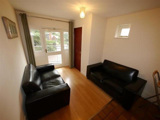 Clarendon Road, Leeds LS2, 4 bed flat to rent, £2,000 pcm | PrimeLocation