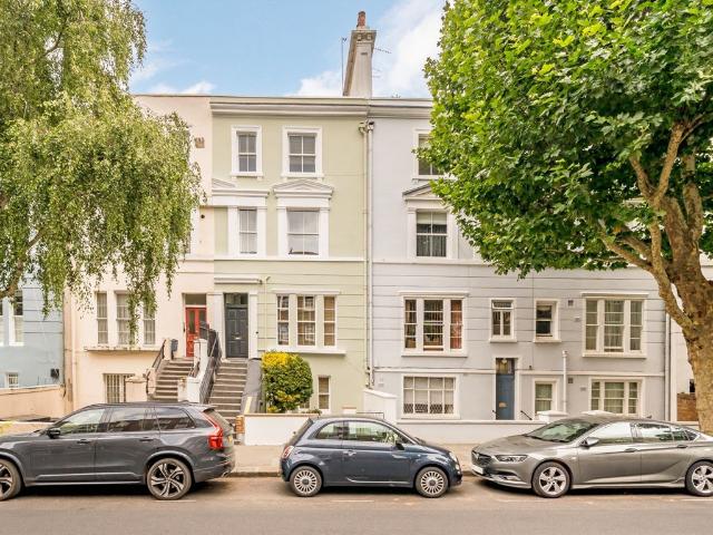 Clarendon Road, London W11, 1 bed flat to rent, £3,000 pcm | PrimeLocation