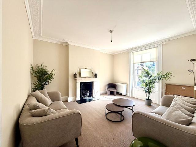 Clarendon Road, London W11, 1 bed flat to rent, £3,500 pcm | PrimeLocation