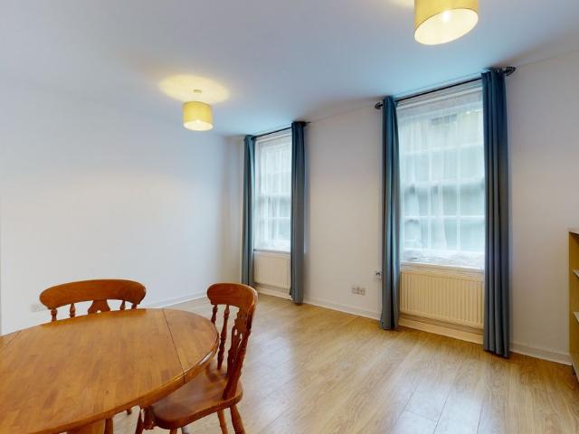Clarendon Road, London W11, 3 bed flat to rent, £4,000 pcm | PrimeLocation