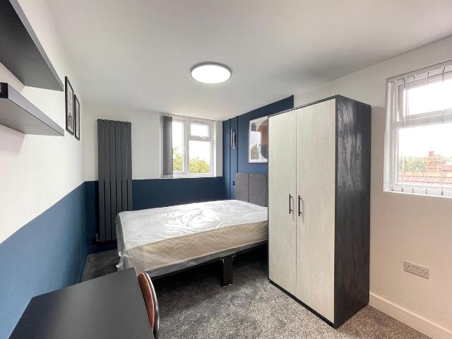 Clarendon Road, Luton, Bedfordshire LU2, Studio to rent, £600 pcm | PrimeLocation