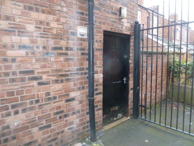 Clarendon Road, Manchester, M16 3 bed flat to rent £1,995 pcm £460 pw