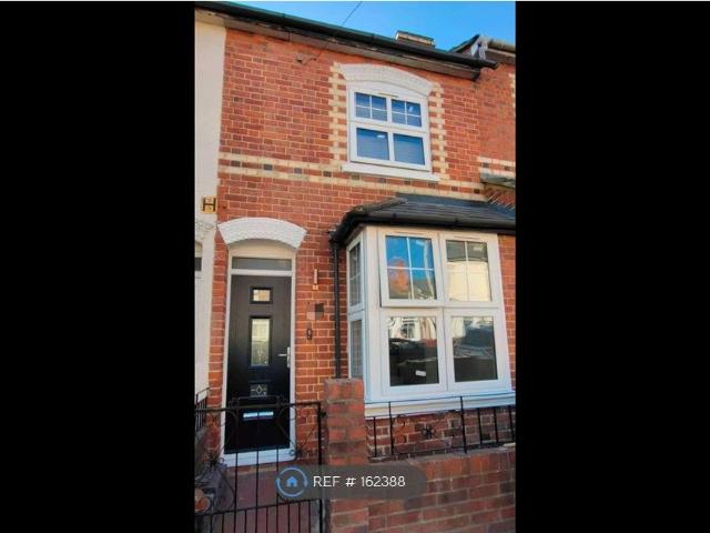 Clarendon Road, Reading RG6, 3 bed terraced house to rent, £1,950 pcm | PrimeLocation