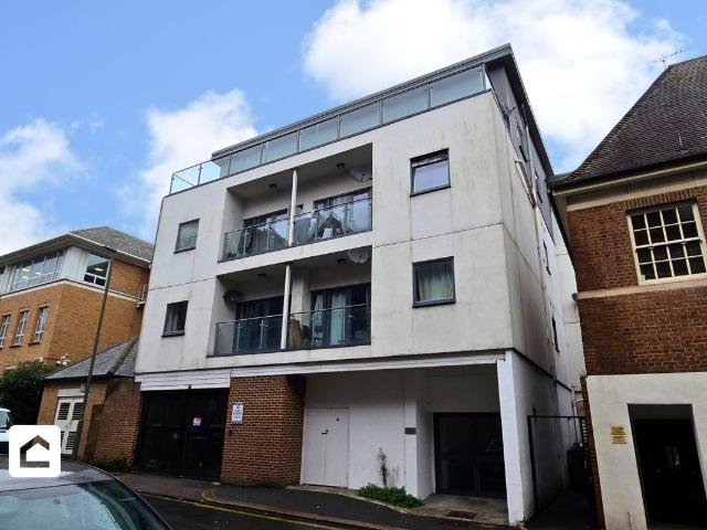 Clarendon Road, Redhill, Surrey RH1, 2 bed flat to rent, £1,550 pcm | PrimeLocation