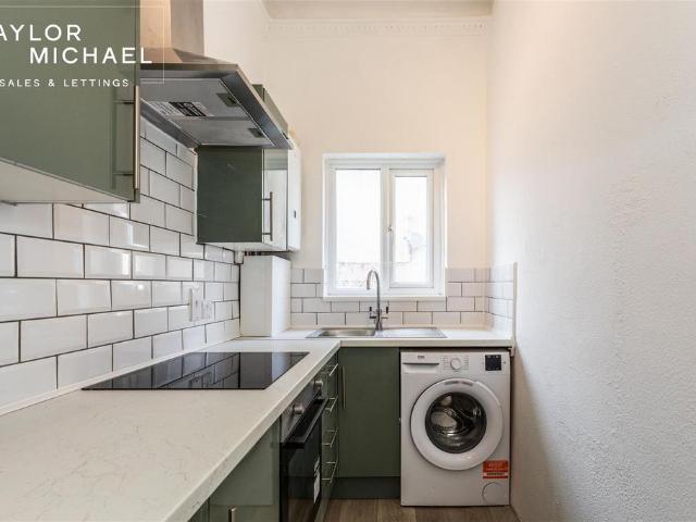 Clarendon Villas, Hove 2 bed flat to rent £1,600 pcm £369 pw