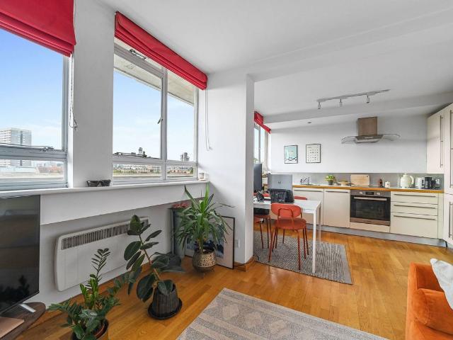 Claredale Street, Keeling House Claredale Street E2, 1 bed flat to rent, £2,250 pcm | PrimeLocation