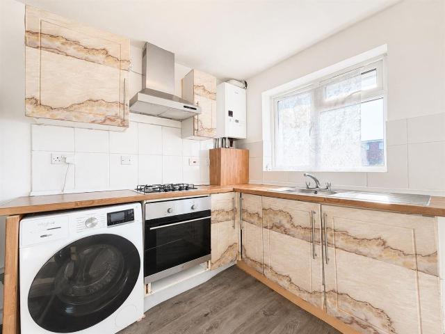 Clark Way, Hounslow TW5, 1 bed flat to rent, £1,275 pcm | PrimeLocation
