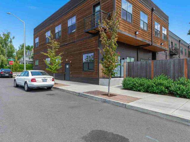 Clark Apartments 2 Bedroom Apartment for Rent at 701 E Mcloughlin Blvd, Vancouver, WA 98663 Arnada
