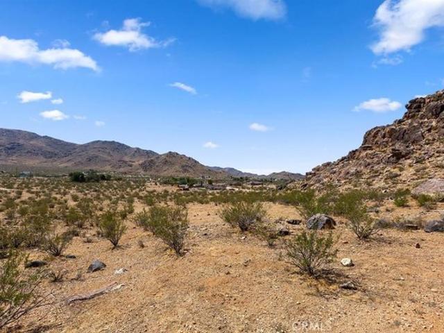 Clark Rd, Apple Valley, CA 92307