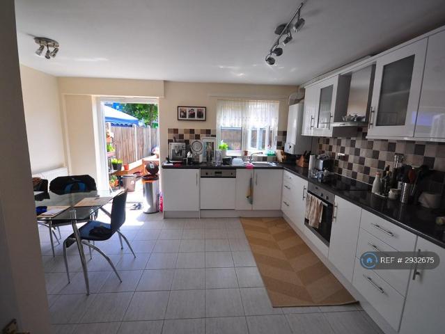 Clark St, London, E1 4 bed terraced house to rent £4,000 pcm £923 pw