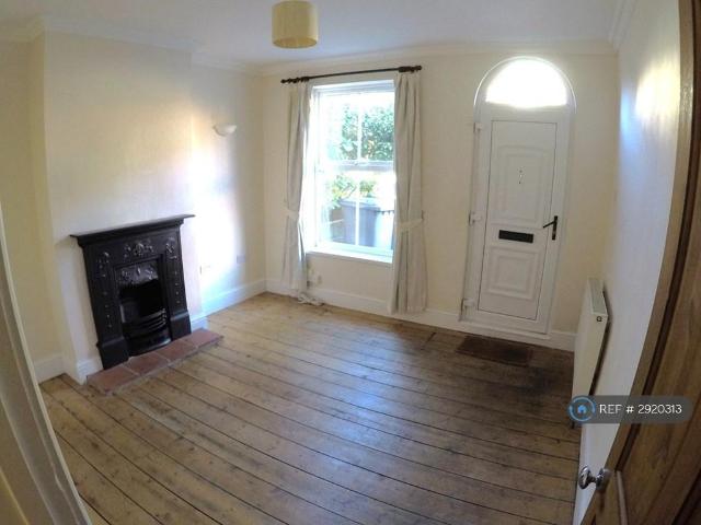 Clarke Road, Norwich, NR3 3 bed terraced house to rent £1,195 pcm £276 pw