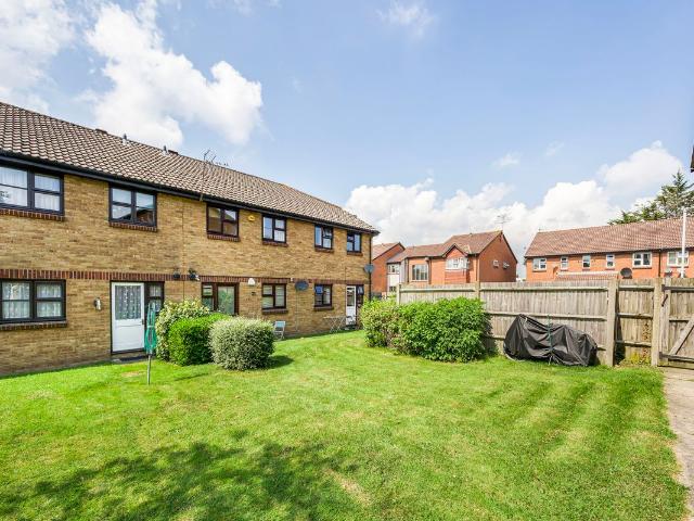 Clarkes Drive, Uxbridge UB8, 1 bed flat to rent, £1,425 pcm | PrimeLocation