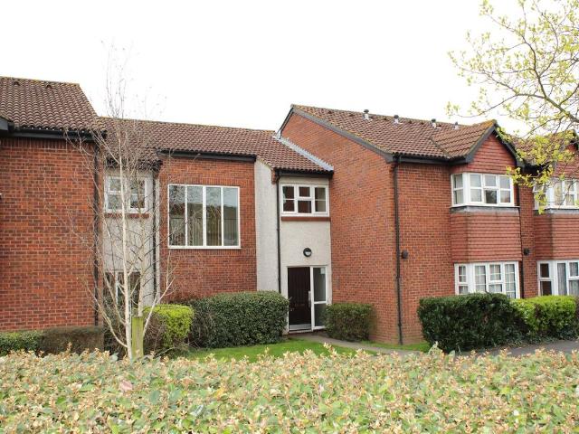 Clarkes Drive, Uxbridge UB8, Studio to rent, £1,050 pcm | PrimeLocation