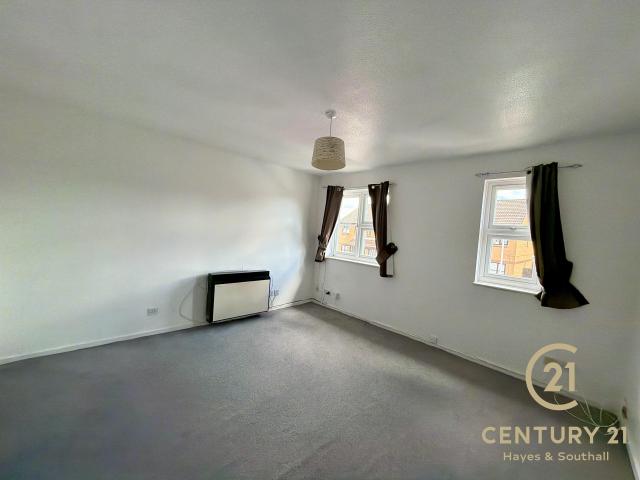 Clarkes Drive, UB8 Century 21 United Kingdom