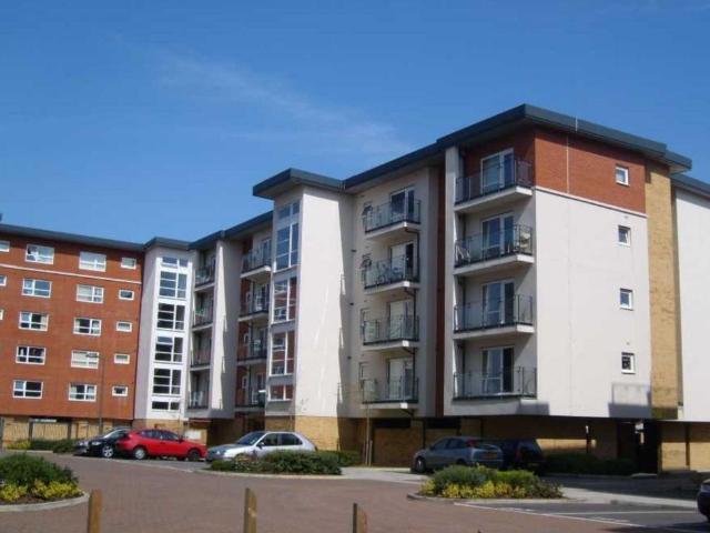 Clarkson Court, Hatfield 2 bed apartment to rent £1,450 pcm £335 pw