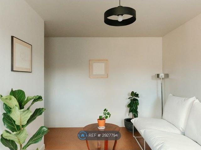 Clarkson House, Bath BA1, 2 bed flat to rent, £1,800 pcm | PrimeLocation