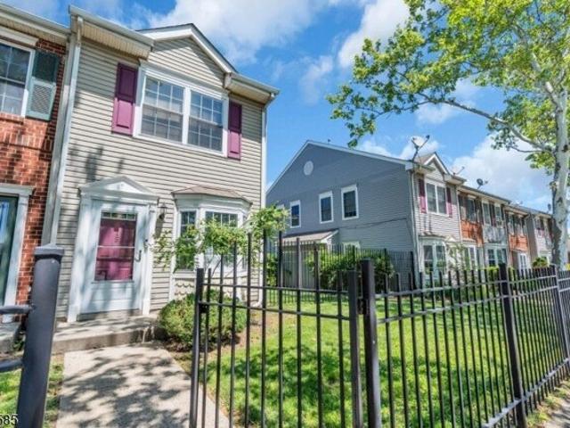 Clarion Ln, Newark, Condo For Sale