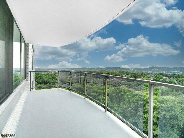 Claridge Dr Apt,verona, Condo For Sale