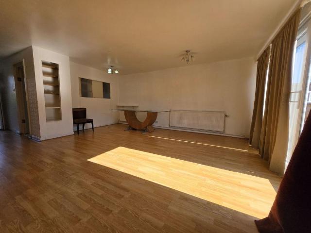 Claridge Road, Dagenham RM8 2 bed terraced house to rent £1,850 pcm £427 pw