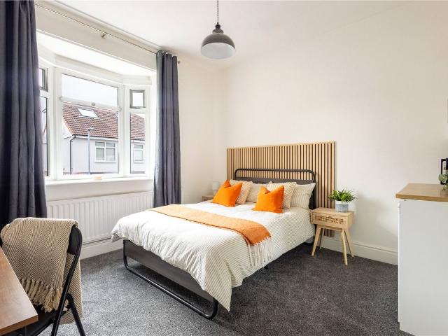 Claridge Road, Stoke On Trent, Staffordshire ST4, Room to rent, £585 pcm | PrimeLocation