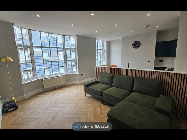 Clasketgate, Lincoln LN2, 1 bed flat to rent, £925 pcm | PrimeLocation