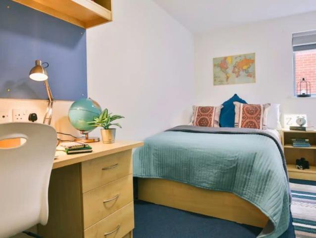Classic Bigger 1 Bed Apartment
