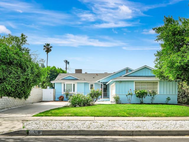 Classic California Ranch Style House With a Beautiful Private Yard!