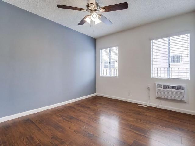 Classic Courtyard Building on Venice Blvd – Secure, Convenient, Pet 2 Bedroom Apartment for Rent at 2485 Venice Blvd, Los Angeles, CA 90019 UNNC