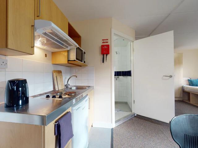 Classic Studio, at Creek Court