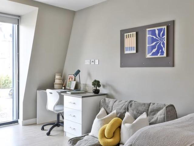 Classic Shared Apartment at. Flat share to rent £1,196 pcm £276 pw