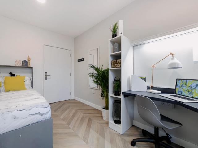Classic 2 bed flat