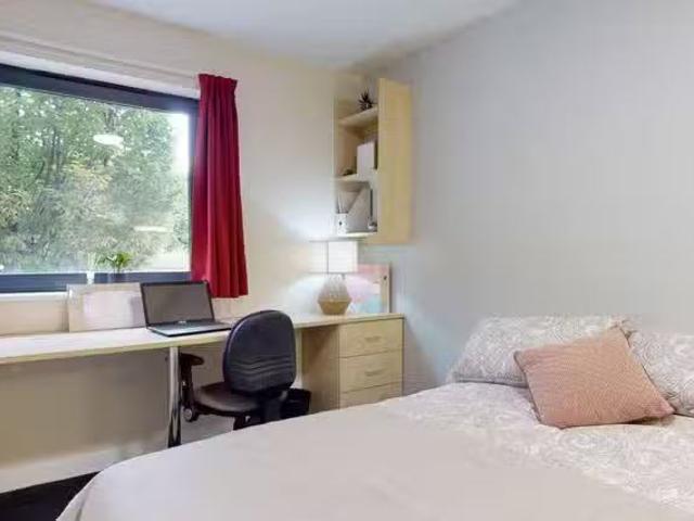 Classic 5 Bed Ensuite Plus