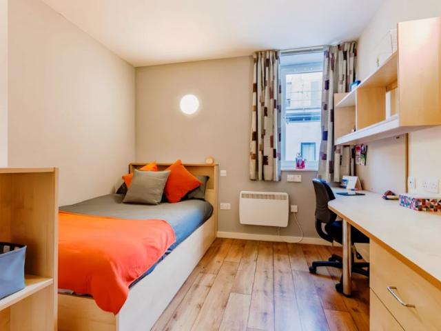 Classic 6 Bed Ensuite