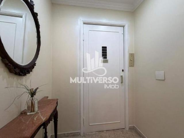 Clássico, amplo e exclusivo, este apartamento é ideal para quem valoriza conforto e privacidade