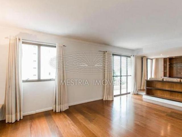 Clássico atemporal | Apto com 186 m² | 3 suítes | 3 vagas+ deposito !