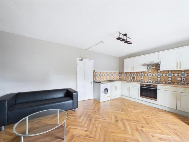 Clevedon Terrace, Bristol, BS6 5TX