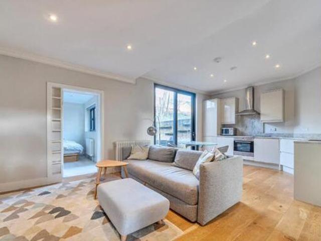 Cleveland Avenue, Chiswick, 2 Bedroom Flat