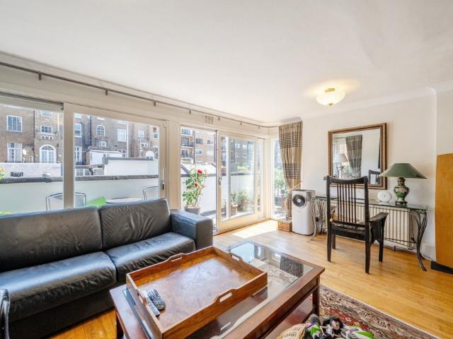Cleveland Gardens, London, Bayswater, W2