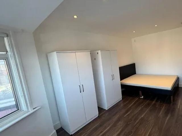 Cleveland Gardens, London, NW2 1DY, United Kingdom | Room for rent #138312965 | Rentberry