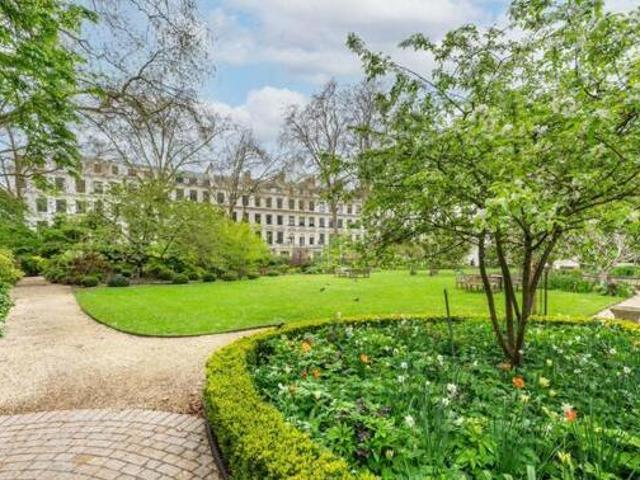 Cleveland Square, Bayswater, 2 Bedroom Flat