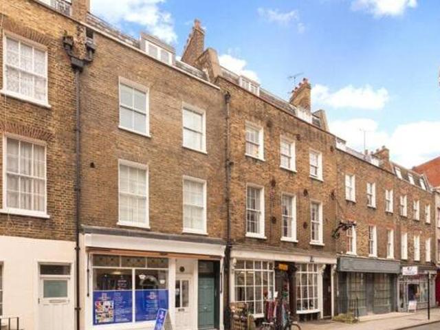 Cleveland Street, Fitzrovia, 2 Bedroom Maisonette