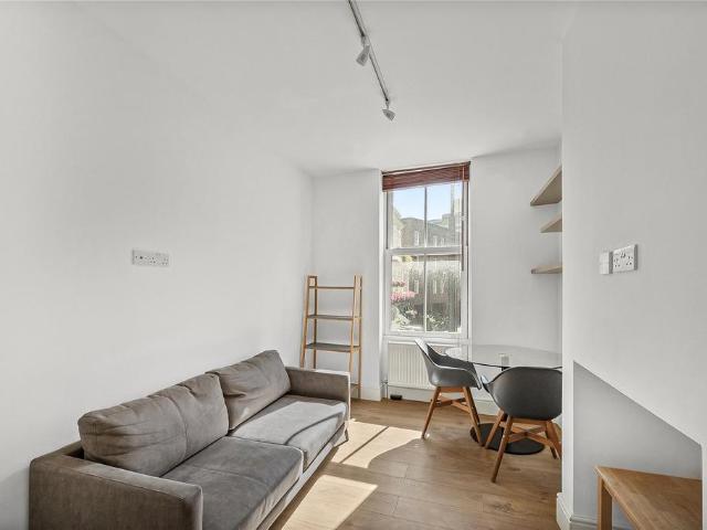 Cleveland Street, Fitzrovia, London, W1T 1 bed apartment to rent £2,362 pcm £545 pw