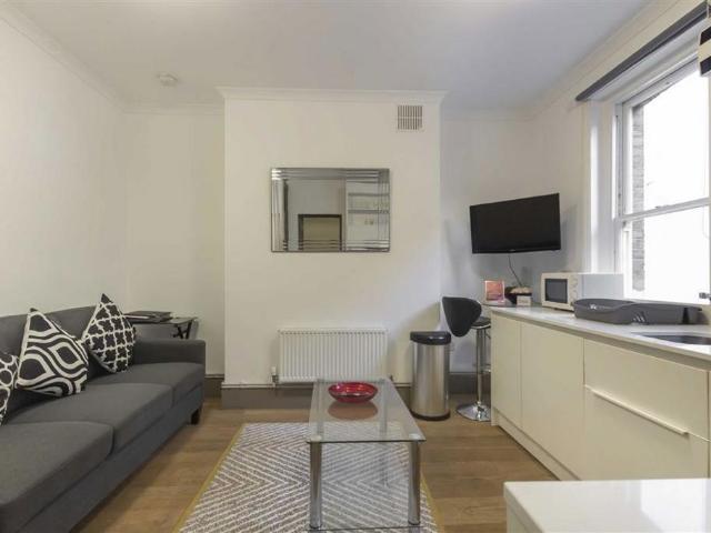 Cleveland Street, London W1T 1 bed flat to rent £2,253 pcm £520 pw