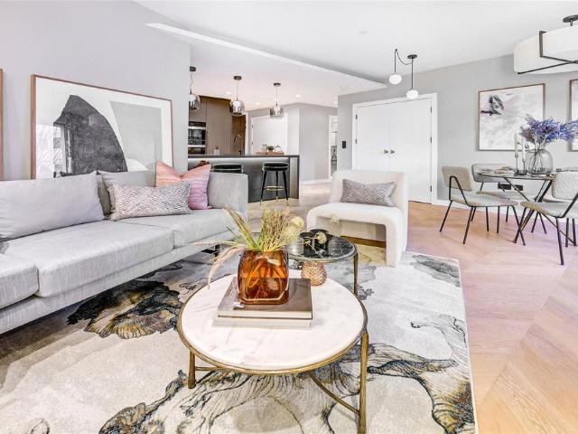 Cleveland Street, London, W1T 2 bed apartment to rent £7,583 pcm £1,750 pw