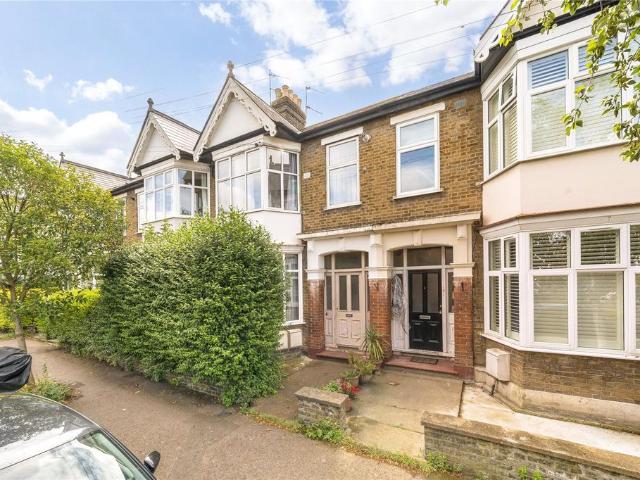 Cleveland Park Crescent, London, E17 2 bed flat to rent £2,000 pcm £462 pw