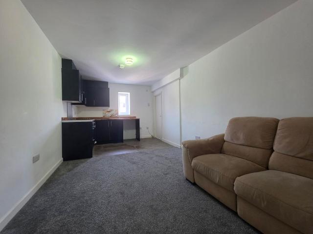 Cleveland Passage, Wolverhampton WV1, 2 bed flat to rent, £875 pcm | PrimeLocation