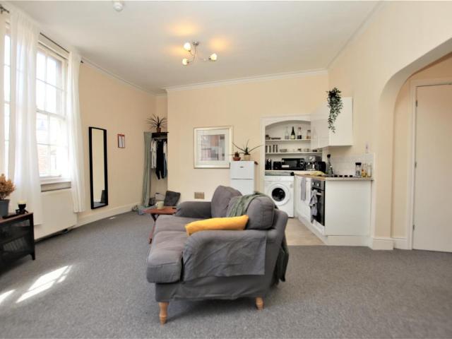 Cleveland Place East, Bath BA1, 1 bed flat to rent, £1,200 pcm | PrimeLocation